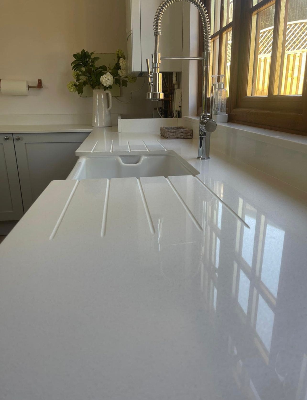 Aspen Ice Quartz Worktop | Mo’s StoneX